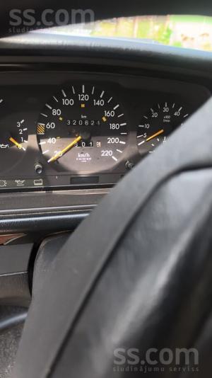 Black Mercedes-Benz e-250 1995 in Balvi, with an engine capacity of 2.50 L and mileage of 321 thousand km for 2990 €, photo 12 on AUTOMOTO.COM.LV