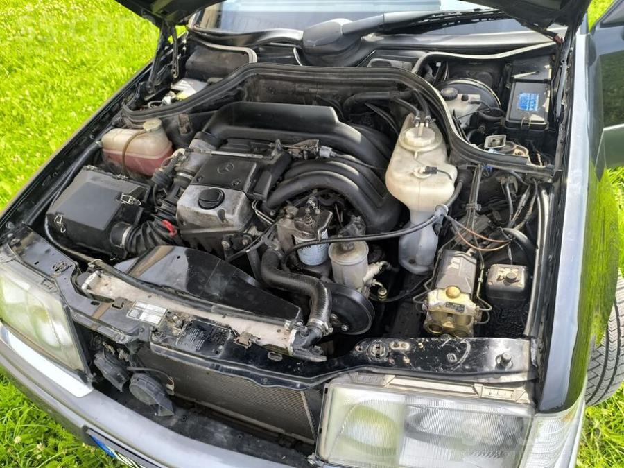 Black Mercedes-Benz e-250 1995 in Balvi, with an engine capacity of 2.50 L and mileage of 321 thousand km for 2990 €, photo 14 on AUTOMOTO.COM.LV