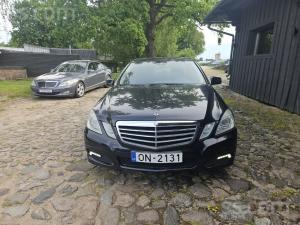 Черный Мерседес E 250 2009 в Цесис, объемом двигателя 2.20 л и пробегом 368 тыс. км за 6750 €, фото 3 на AUTOMOTO.COM.LV