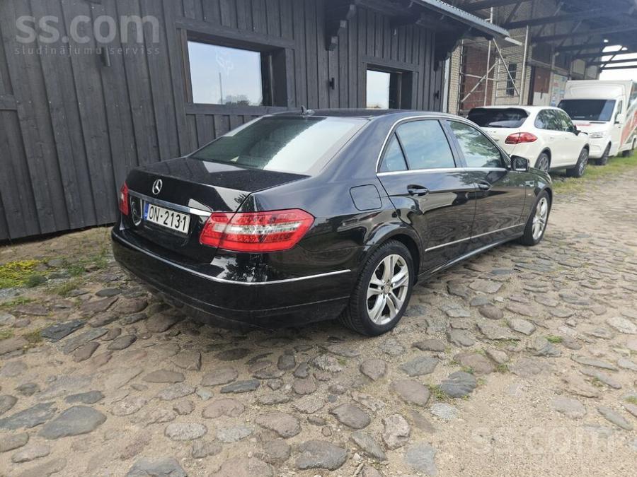 Черный Мерседес E 250 2009 в Цесис, объемом двигателя 2.20 л и пробегом 368 тыс. км за 6750 €, фото 6 на AUTOMOTO.COM.LV