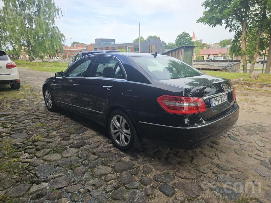 Черный Мерседес E 250 2009 в Цесис, объемом двигателя 2.20 л и пробегом 368 тыс. км за 6750 €, фото 8 на AUTOMOTO.COM.LV