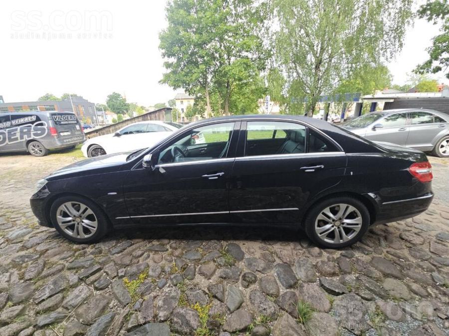 Черный Мерседес E 250 2009 в Цесис, объемом двигателя 2.20 л и пробегом 368 тыс. км за 6750 €, фото 9 на AUTOMOTO.COM.LV
