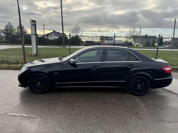 Melns Mercedes-Benz e-250 2010 Kauņa, ar dzinēja tilpumu 2.20 L un nobraukumu 356 tūkst. km par 5300 €, foto 1 vietnē AUTOMOTO.COM.LV