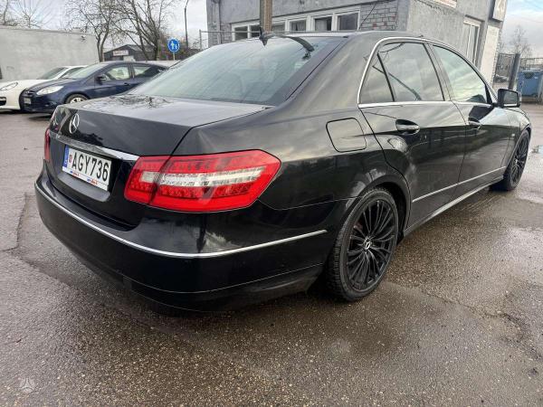 Melns Mercedes-Benz e-250 2010 Kauņa, ar dzinēja tilpumu 2.20 L un nobraukumu 356 tūkst. km par 5300 €, foto 7 vietnē AUTOMOTO.COM.LV