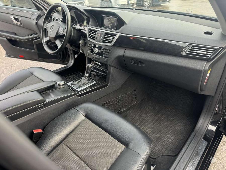 Melns Mercedes-Benz e-250 2010 Kauņa, ar dzinēja tilpumu 2.20 L un nobraukumu 356 tūkst. km par 4800 €, foto 7 vietnē AUTOMOTO.COM.LV