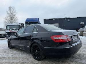 Black Mercedes-Benz e-250 2010 in Kaunas, with an engine capacity of 2.14 L and mileage of 356 thousand km for 5850 €, photo 3 on AUTOMOTO.COM.LV