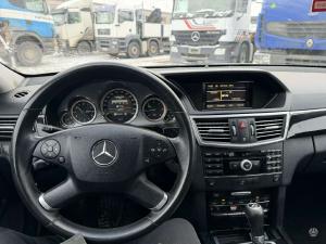 Black Mercedes-Benz e-250 2010 in Kaunas, with an engine capacity of 2.14 L and mileage of 356 thousand km for 5850 €, photo 5 on AUTOMOTO.COM.LV