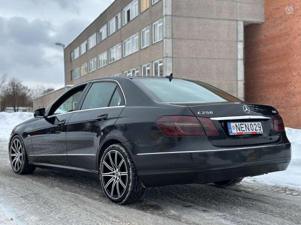 Melns Mercedes-Benz e-250 2010 Kauņa, ar dzinēja tilpumu 2.14 L un nobraukumu 343 tūkst. km par 6000 €, foto 4 vietnē AUTOMOTO.COM.LV