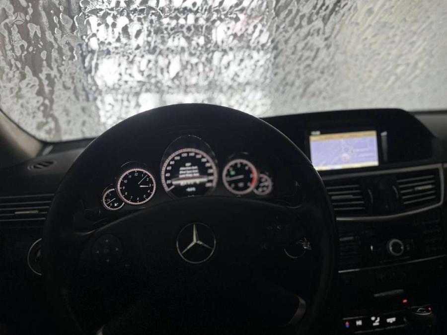 Black Mercedes-Benz e-250 2010 in Kaunas, with an engine capacity of 2.14 L and mileage of 343 thousand km for 6000 €, photo 14 on AUTOMOTO.COM.LV