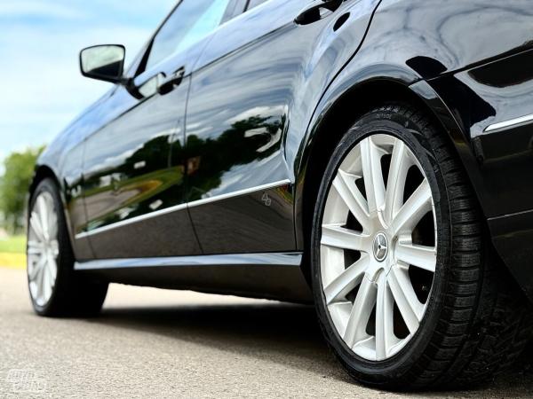 Черный Мерседес E 250 2010 в Каунас, объемом двигателя 2.10 л и пробегом 357 тыс. км за 6000 €, фото 5 на AUTOMOTO.COM.LV