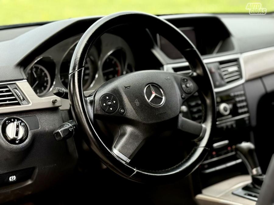 Black Mercedes-Benz e-250 2010 in Kaunas, with an engine capacity of 2.10 L and mileage of 357 thousand km for 6000 €, photo 11 on AUTOMOTO.COM.LV