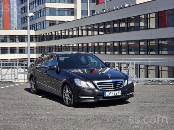 Black Mercedes-Benz e-250 2010 in Riga, with an engine capacity of 2.20 L and mileage of 294 thousand km for 7900 €, photo 2 on AUTOMOTO.COM.LV