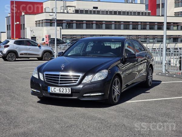 Black Mercedes-Benz e-250 2010 in Riga, with an engine capacity of 2.20 L and mileage of 294 thousand km for 7900 €, photo 3 on AUTOMOTO.COM.LV