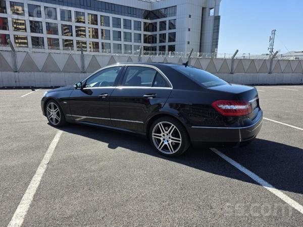 Black Mercedes-Benz e-250 2010 in Riga, with an engine capacity of 2.20 L and mileage of 294 thousand km for 7900 €, photo 6 on AUTOMOTO.COM.LV