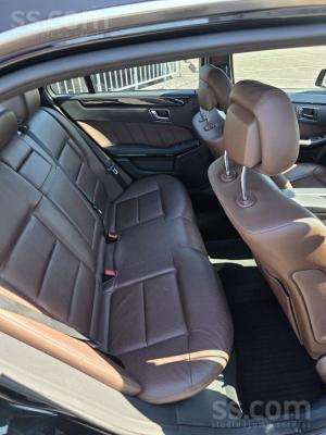 Melns Mercedes-Benz e-250 2010 Rīga, ar dzinēja tilpumu 2.20 L un nobraukumu 294 tūkst. km par 7900 €, foto 10 vietnē AUTOMOTO.COM.LV