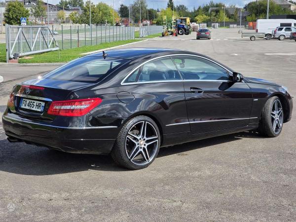 Black Mercedes-Benz e-250 2010 in Telschi, with an engine capacity of 2.20 L and mileage of 272 thousand km for 6700 €, photo 6 on AUTOMOTO.COM.LV