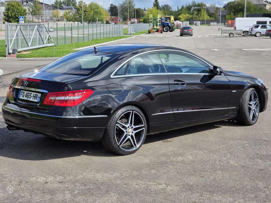 Black Mercedes-Benz e-250 2010 in Telschi, with an engine capacity of 2.20 L and mileage of 272 thousand km for 6700 €, photo 6 on AUTOMOTO.COM.LV