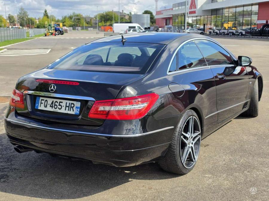 Black Mercedes-Benz e-250 2010 in Telschi, with an engine capacity of 2.20 L and mileage of 272 thousand km for 6700 €, photo 7 on AUTOMOTO.COM.LV