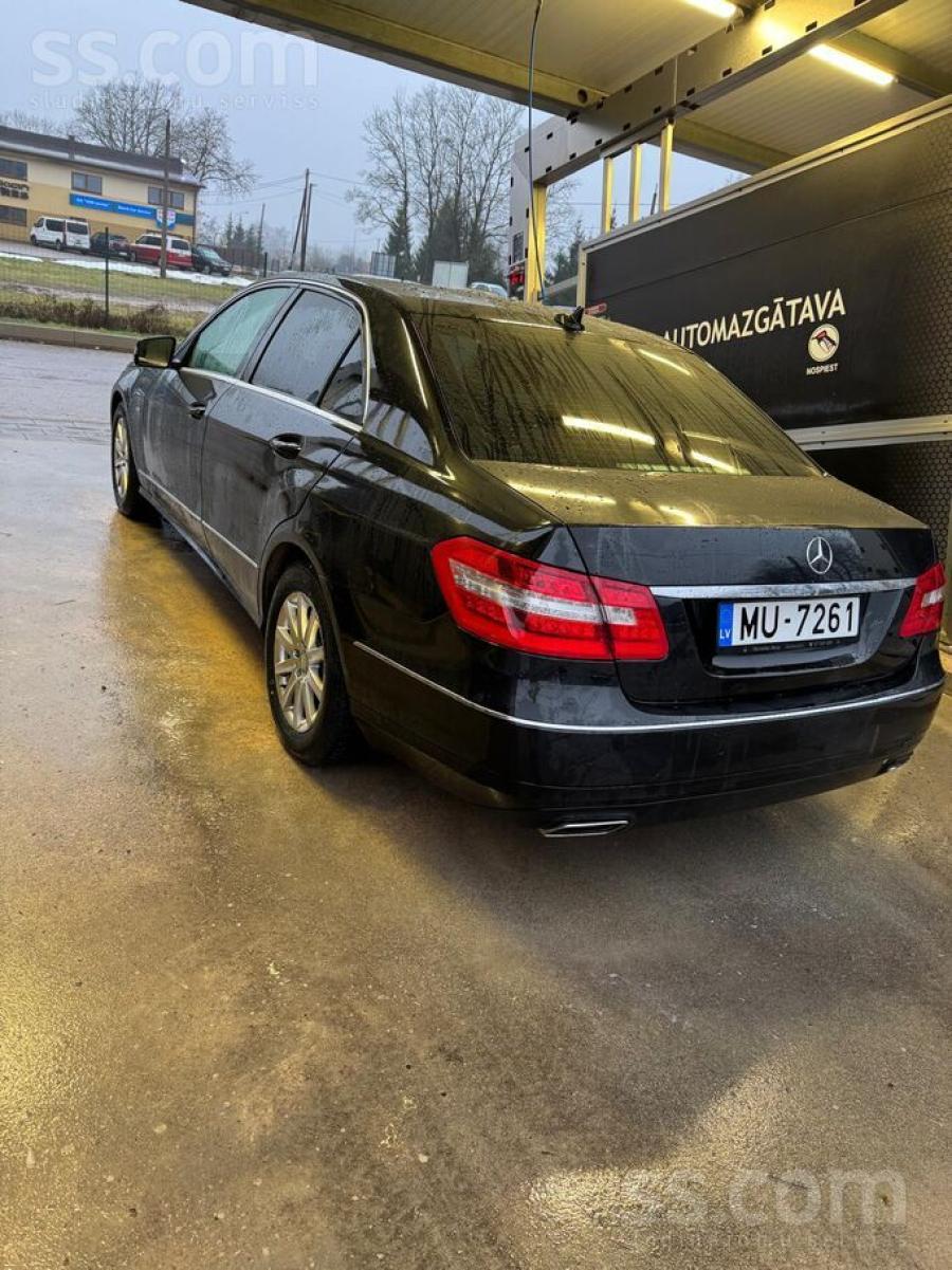 Melns Mercedes-Benz e-250 2011 Rīga, ar dzinēja tilpumu 1.80 L un nobraukumu 380 tūkst. km par 4000 €, foto 1 vietnē AUTOMOTO.COM.LV