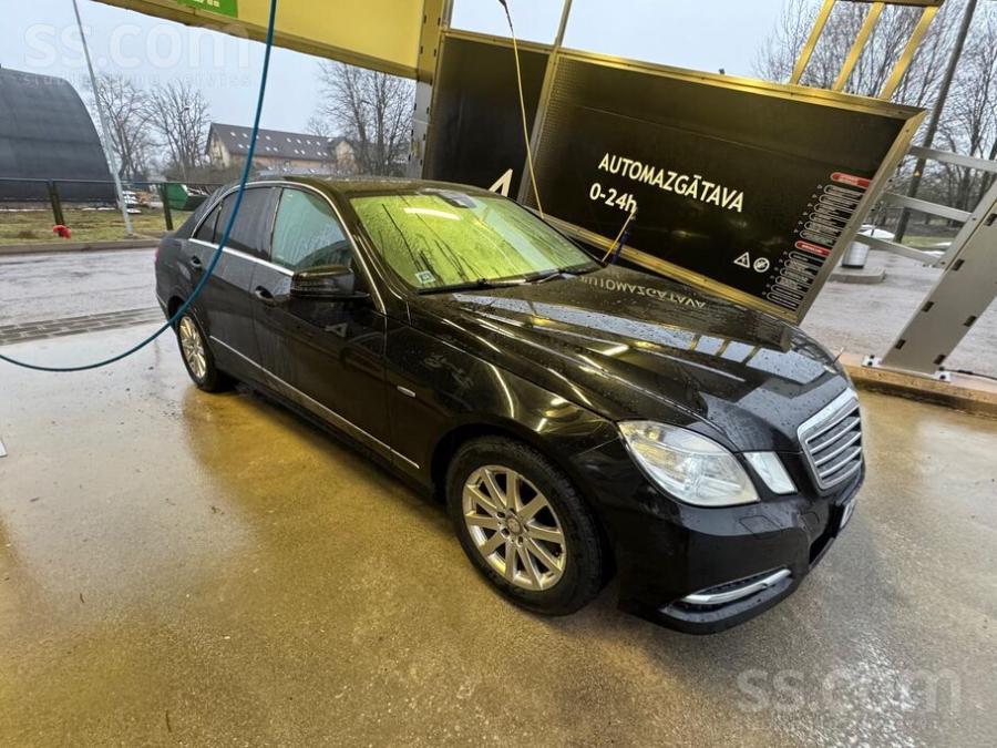 Melns Mercedes-Benz e-250 2011 Rīga, ar dzinēja tilpumu 1.80 L un nobraukumu 380 tūkst. km par 4000 €, foto 3 vietnē AUTOMOTO.COM.LV