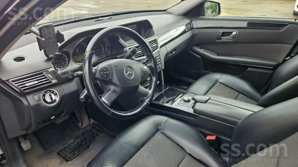 Черный Мерседес E 250 2011 в Рига, объемом двигателя 2.20 л и пробегом 439 тыс. км за 6000 €, фото 3 на AUTOMOTO.COM.LV