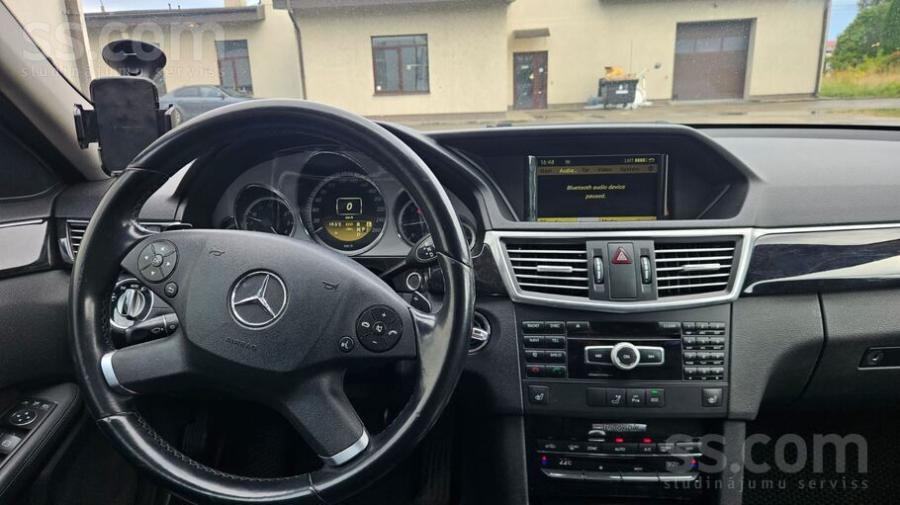 Black Mercedes-Benz e-250 2011 in Riga, with an engine capacity of 2.20 L and mileage of 439 thousand km for 6000 €, photo 6 on AUTOMOTO.COM.LV