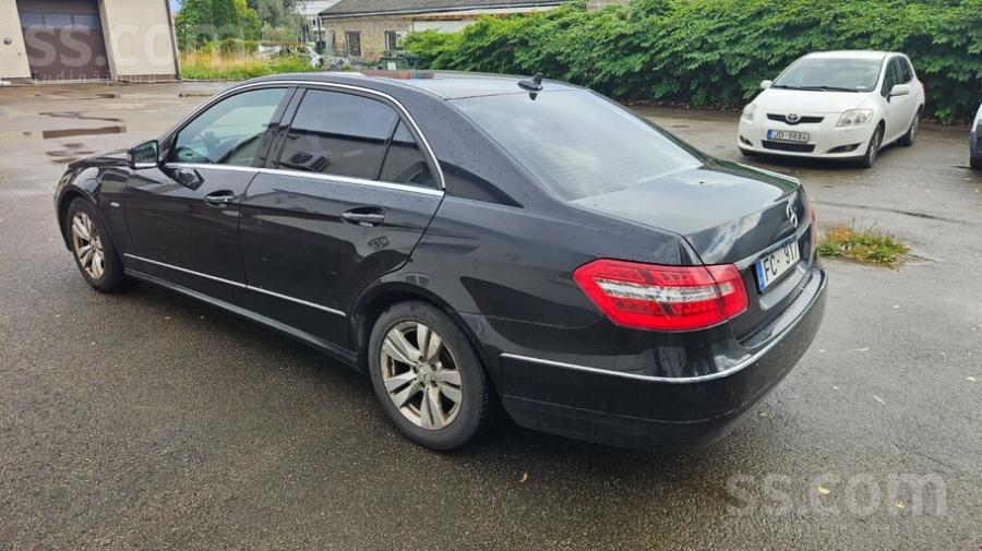 Black Mercedes-Benz e-250 2011 in Riga, with an engine capacity of 2.20 L and mileage of 439 thousand km for 6000 €, photo 8 on AUTOMOTO.COM.LV