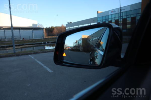 Black Mercedes-Benz e-250 2017 in Riga, with an engine capacity of 2.20 L and mileage of 291 thousand km for 11490 €, photo 10 on AUTOMOTO.COM.LV