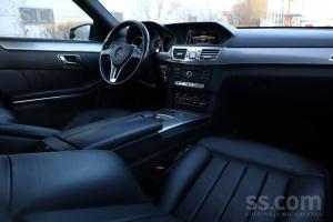 Black Mercedes-Benz e-250 2017 in Riga, with an engine capacity of 2.20 L and mileage of 291 thousand km for 11490 €, photo 17 on AUTOMOTO.COM.LV