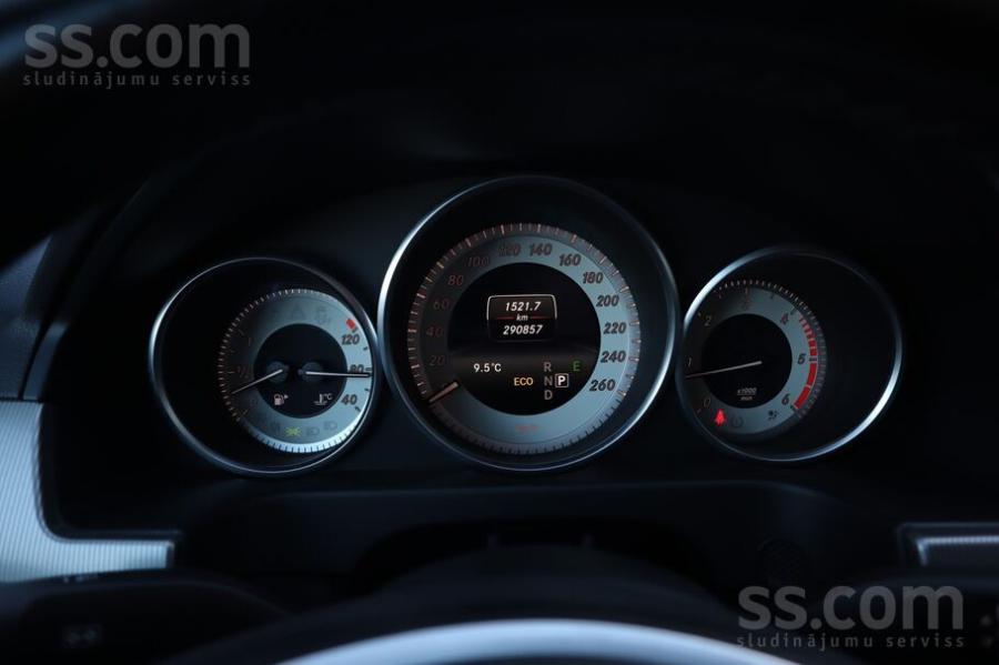 Black Mercedes-Benz e-250 2017 in Riga, with an engine capacity of 2.20 L and mileage of 291 thousand km for 11490 €, photo 19 on AUTOMOTO.COM.LV