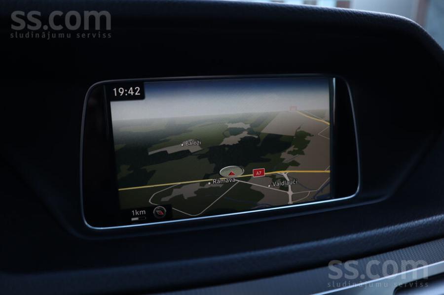 Black Mercedes-Benz e-250 2017 in Riga, with an engine capacity of 2.20 L and mileage of 291 thousand km for 11490 €, photo 22 on AUTOMOTO.COM.LV