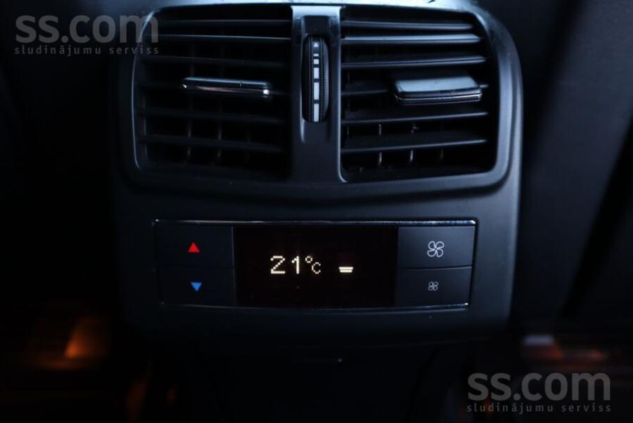 Black Mercedes-Benz e-250 2017 in Riga, with an engine capacity of 2.20 L and mileage of 291 thousand km for 11490 €, photo 27 on AUTOMOTO.COM.LV
