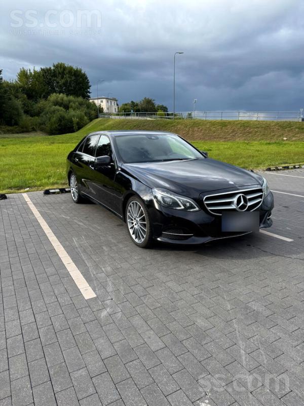 Melns Mercedes-Benz e-250 2017 Rīga, ar dzinēja tilpumu 2.10 L un nobraukumu 288 tūkst. km par 10000 €, foto 3 vietnē AUTOMOTO.COM.LV