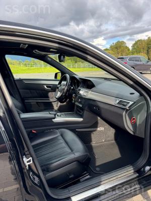 Black Mercedes-Benz e-250 2017 in Riga, with an engine capacity of 2.10 L and mileage of 288 thousand km for 10000 €, photo 7 on AUTOMOTO.COM.LV