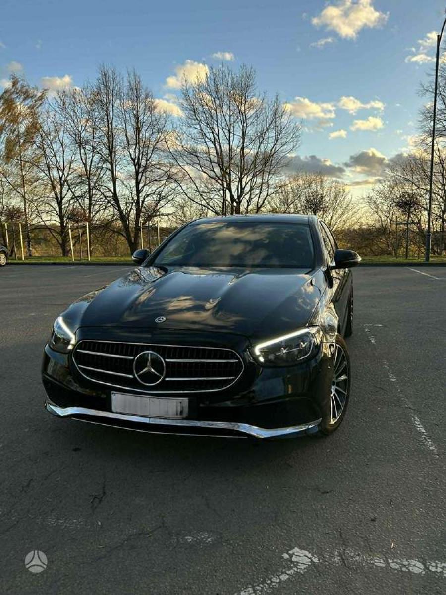 Black Mercedes-Benz e-250 2020 in Taurage, with an engine capacity of 2.00 L and mileage of 296 thousand km for 20500 €, photo 1 on AUTOMOTO.COM.LV