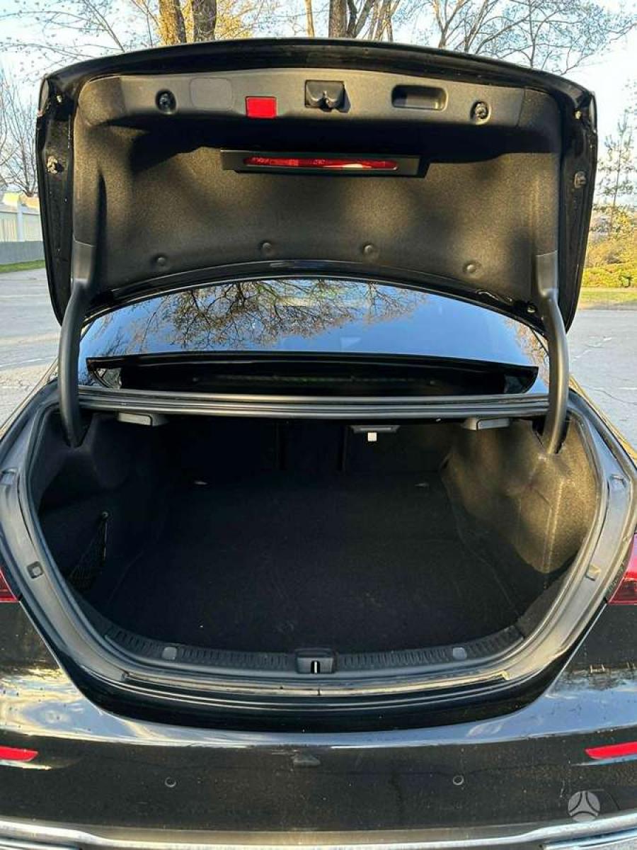 Black Mercedes-Benz e-250 2020 in Taurage, with an engine capacity of 2.00 L and mileage of 296 thousand km for 20500 €, photo 10 on AUTOMOTO.COM.LV
