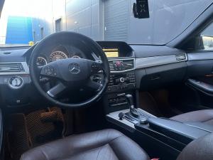 Черный Мерседес E 250 2010 в Клайпеда, объемом двигателя 2.10 л и пробегом 300 тыс. км за 7000 €, фото 14 на AUTOMOTO.COM.LV