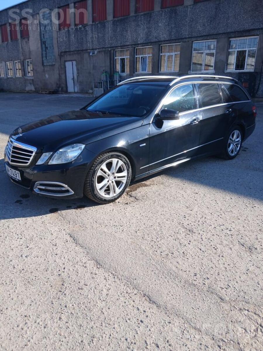 Черный Мерседес E 250 2010 в Екабпилс, объемом двигателя 2.20 л и пробегом 350 тыс. км за 3650 €, фото 1 на AUTOMOTO.COM.LV