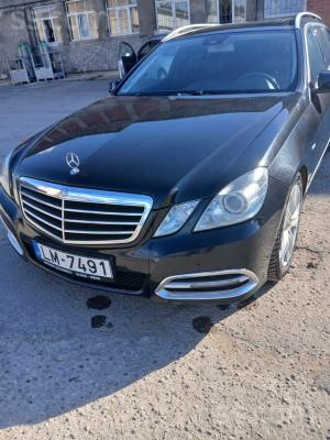 Черный Мерседес E 250 2010 в Екабпилс, объемом двигателя 2.20 л и пробегом 350 тыс. км за 3650 €, фото 3 на AUTOMOTO.COM.LV