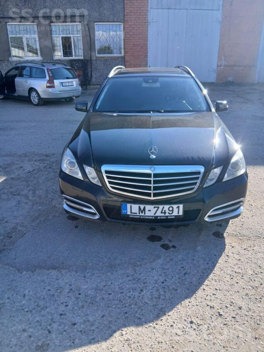 Черный Мерседес E 250 2010 в Екабпилс, объемом двигателя 2.20 л и пробегом 350 тыс. км за 3650 €, фото 5 на AUTOMOTO.COM.LV
