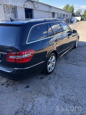 Черный Мерседес E 250 2010 в Екабпилс, объемом двигателя 2.20 л и пробегом 350 тыс. км за 3650 €, фото 6 на AUTOMOTO.COM.LV