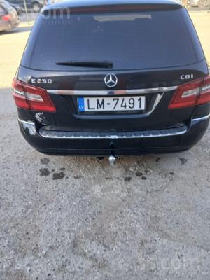 Черный Мерседес E 250 2010 в Екабпилс, объемом двигателя 2.20 л и пробегом 350 тыс. км за 3650 €, фото 8 на AUTOMOTO.COM.LV