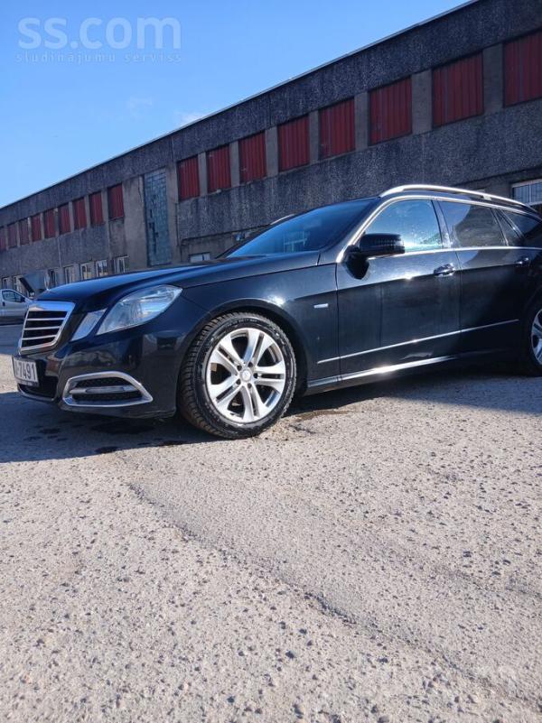 Black Mercedes-Benz e-250 2010 in Jekabpils, with an engine capacity of 2.20 L and mileage of 350 thousand km for 3650 €, photo 10 on AUTOMOTO.COM.LV