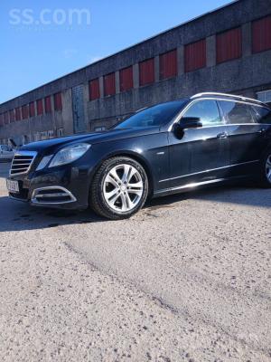 Черный Мерседес E 250 2010 в Екабпилс, объемом двигателя 2.20 л и пробегом 350 тыс. км за 3650 €, фото 11 на AUTOMOTO.COM.LV