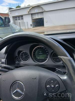 Черный Мерседес E 250 2010 в Екабпилс, объемом двигателя 2.20 л и пробегом 350 тыс. км за 3650 €, фото 16 на AUTOMOTO.COM.LV