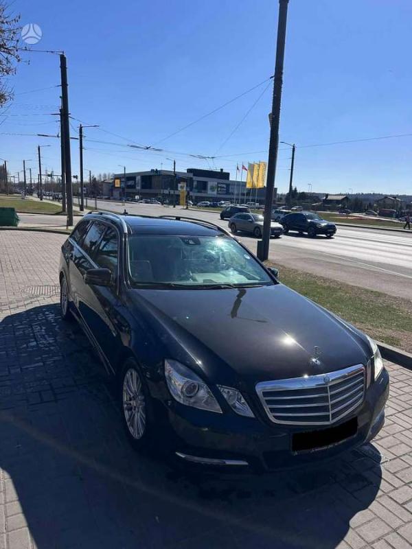 Black Mercedes-Benz e-250 2010 in Kaunas, with an engine capacity of 2.20 L and mileage of 340 thousand km for 5420 €, photo 4 on AUTOMOTO.COM.LV