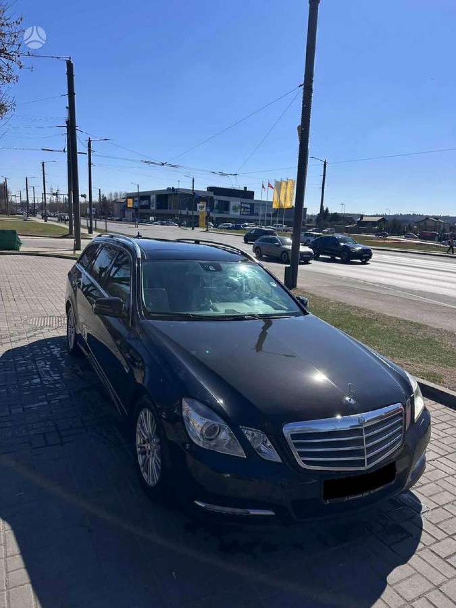 Черный Мерседес E 250 2010 в Каунас, объемом двигателя 2.20 л и пробегом 340 тыс. км за 5420 €, фото 4 на AUTOMOTO.COM.LV