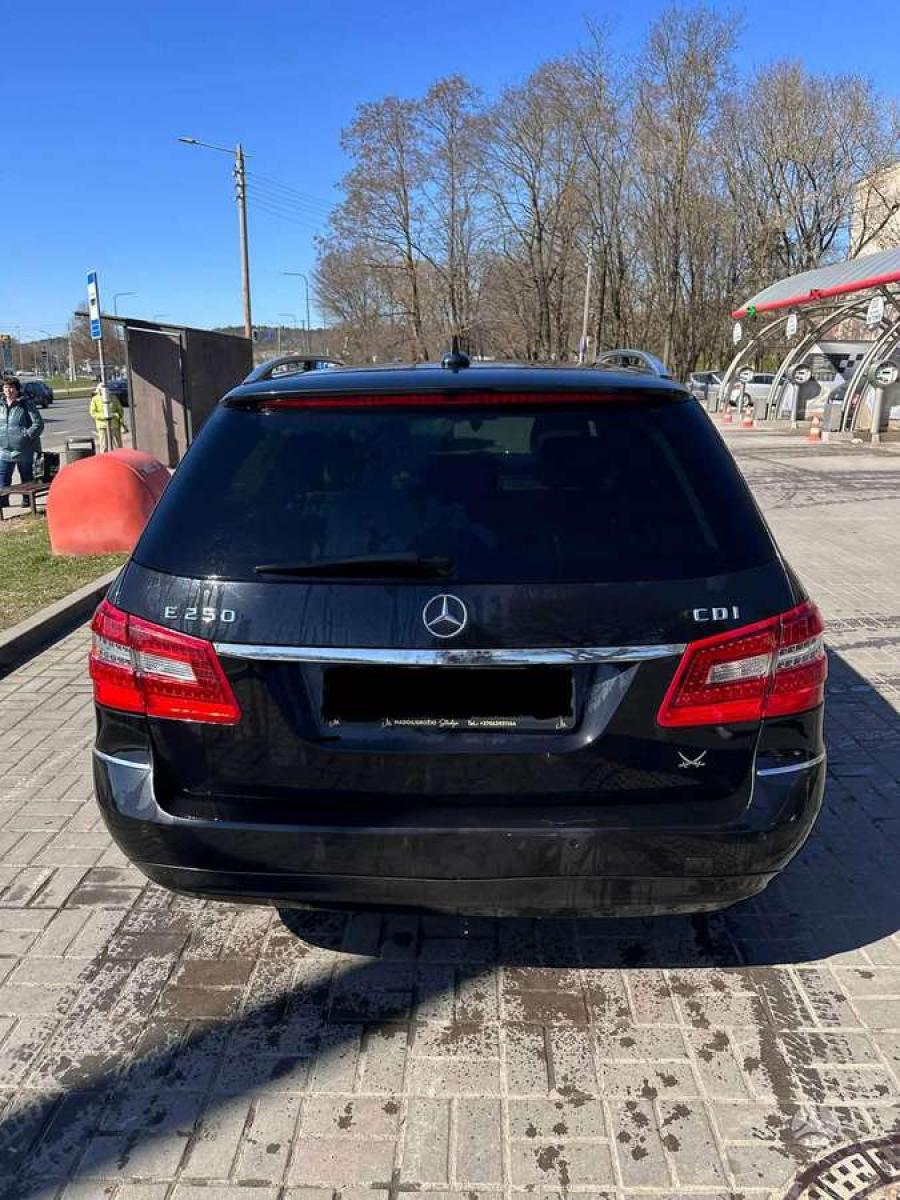 Черный Мерседес E 250 2010 в Каунас, объемом двигателя 2.20 л и пробегом 340 тыс. км за 5420 €, фото 8 на AUTOMOTO.COM.LV