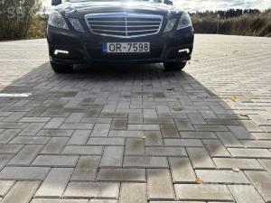 Черный Мерседес E 250 2010 в Юрмала, объемом двигателя 2.20 л и пробегом 351 тыс. км за 7550 €, фото  на AUTOMOTO.COM.LV