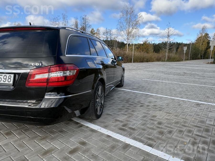 Черный Мерседес E 250 2010 в Юрмала, объемом двигателя 2.20 л и пробегом 351 тыс. км за 7550 €, фото 12 на AUTOMOTO.COM.LV